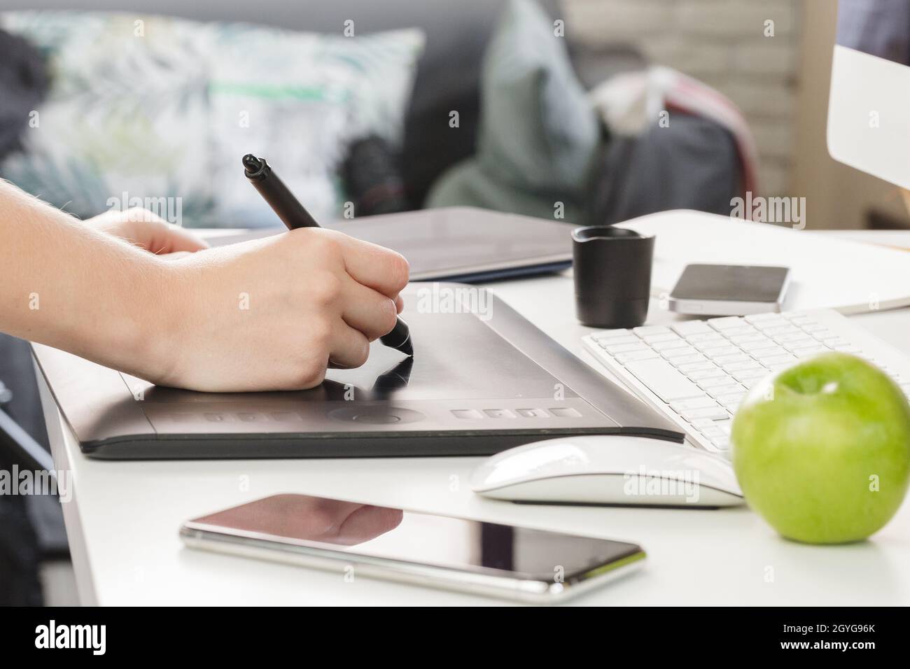 Graphic designer computer visual media hi-res stock photography and ...