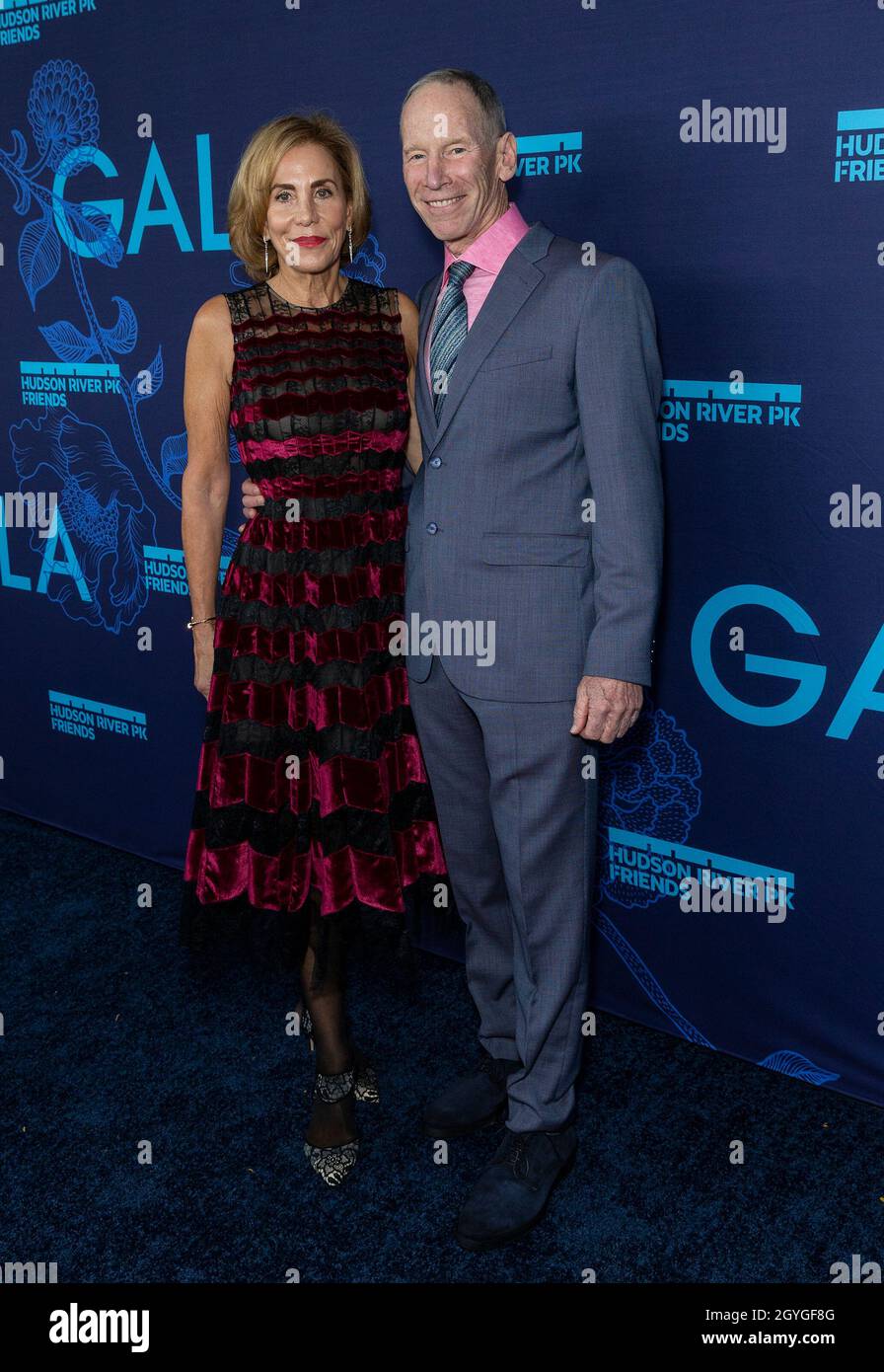 New York, United States. 07th Oct, 2021. Madelyn Wils and Steven Wils ...