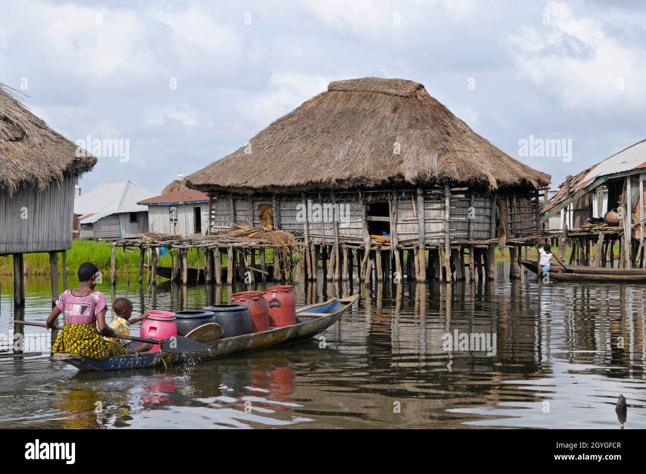 BENIN, ATLANTIQUE, SO-AVA, LAKE NOKOUE, GANVIE LAKE VILLAGE Stock Photo ...