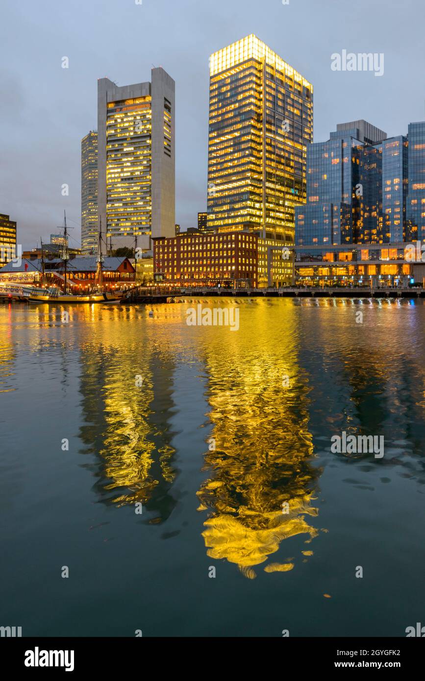 Boston waterfront at night hi-res stock photography and images - Alamy
