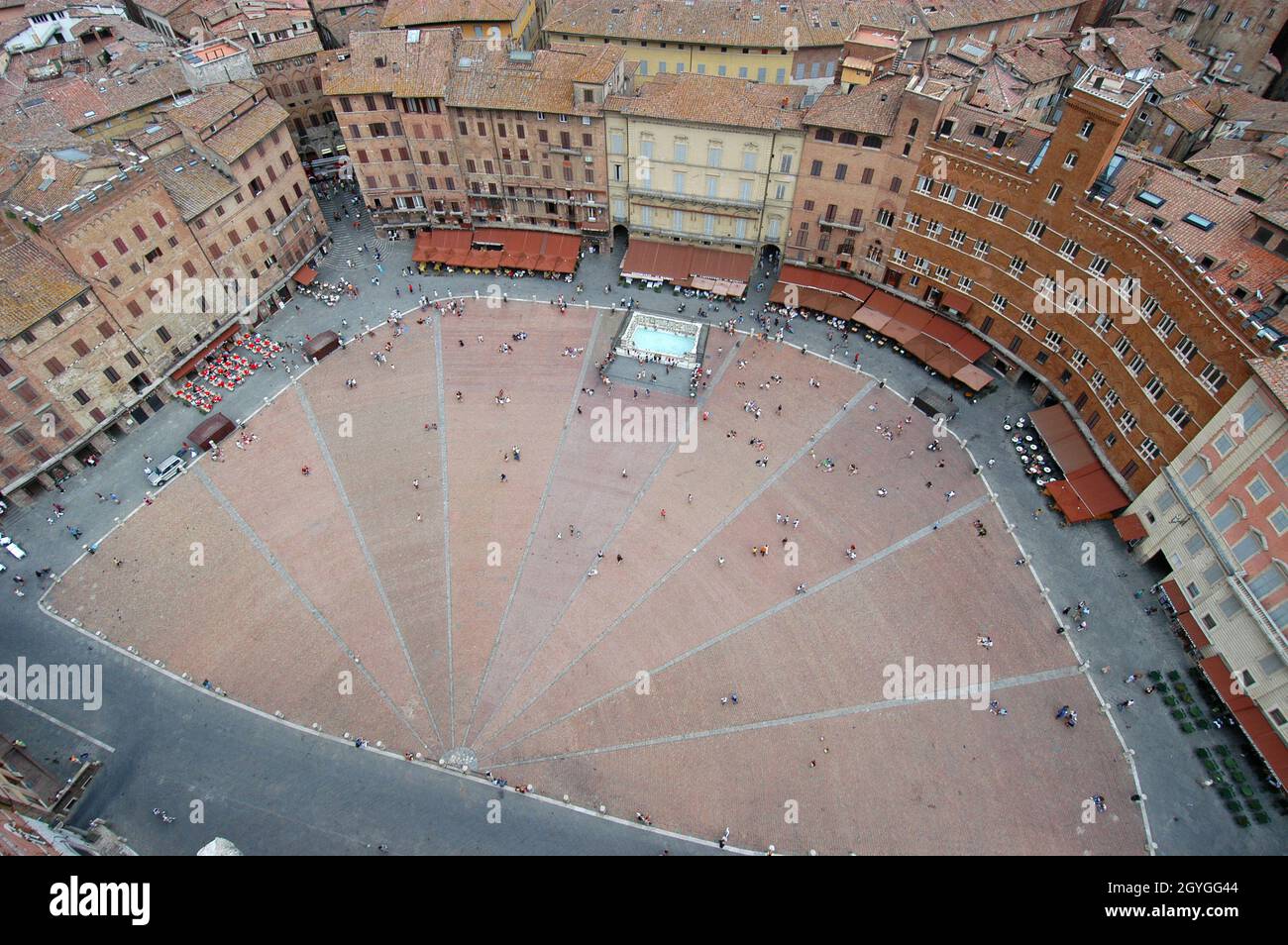 ITALY, TOSCANA, SIENA, PIAZZA DEL CAMPO SEEN FROM ABOVE Stock Photo - Alamy