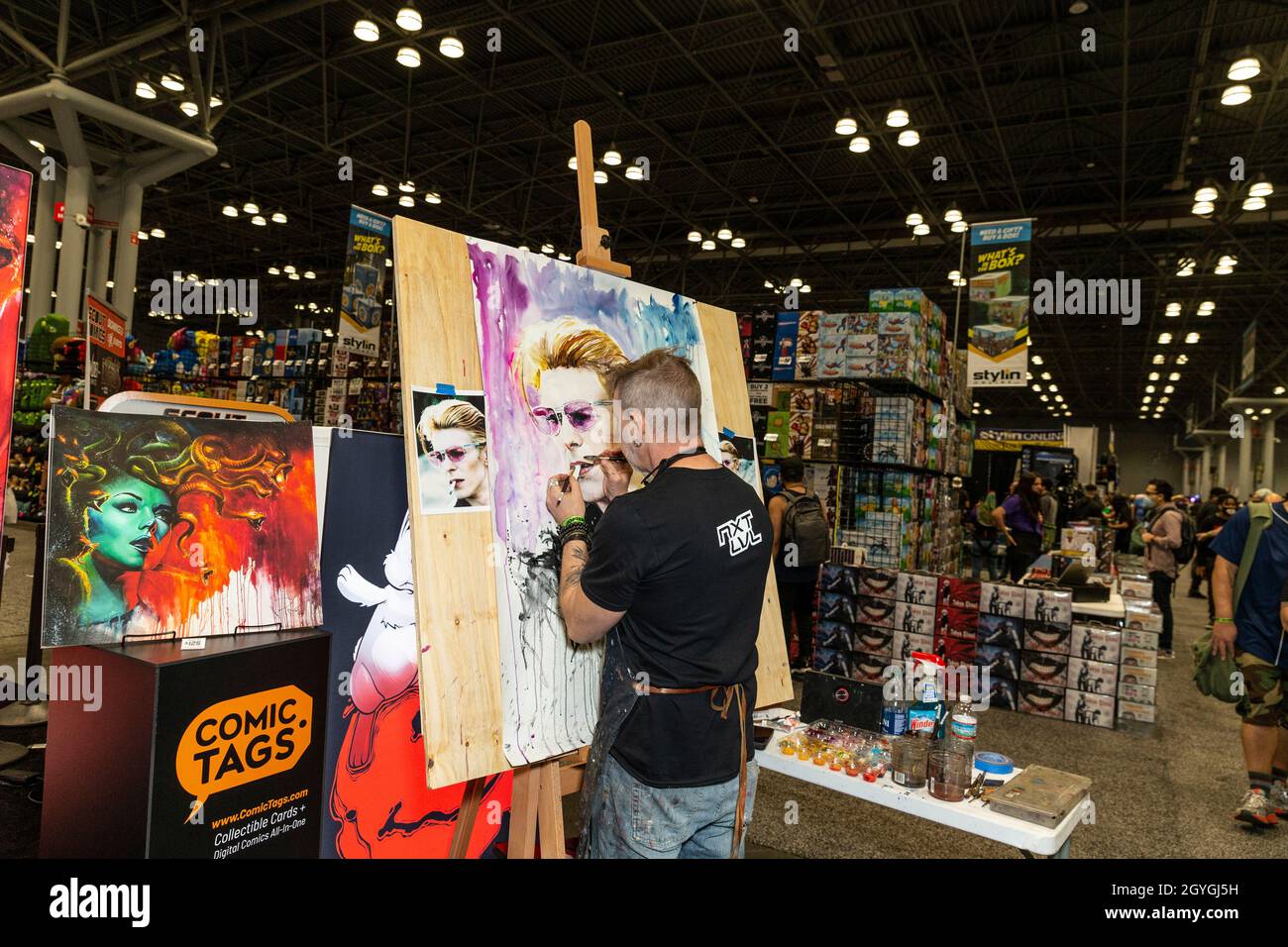 New York, NY - October 7, 2021: Artist Rob Prior paints during first ...