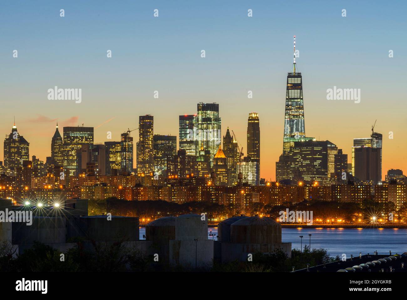 Greenpoint skyline hi-res stock photography and images - Alamy