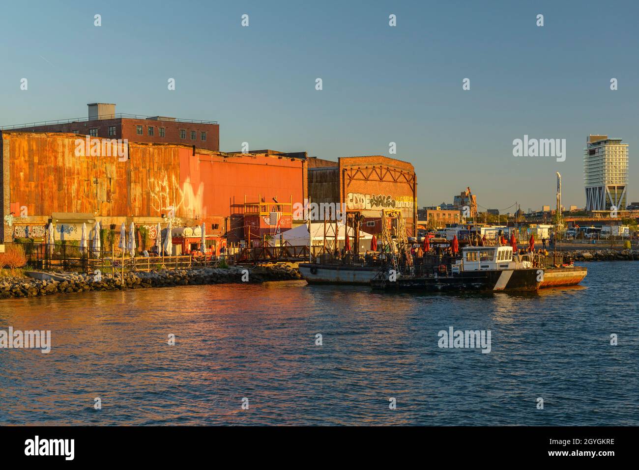 Brooklyn barge bar hi-res stock photography and images - Alamy