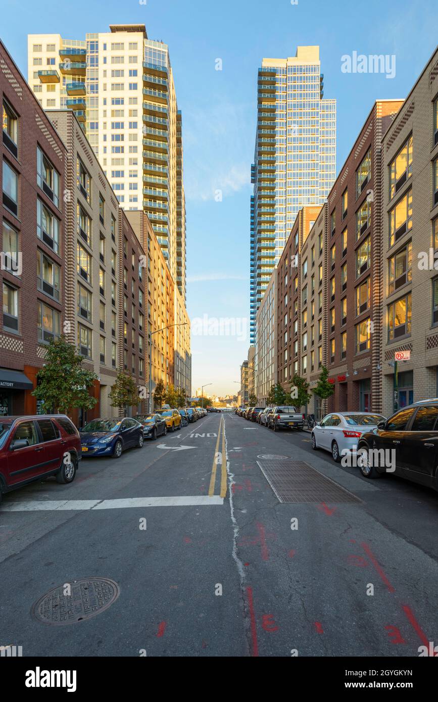UNITED STATES, NEW YORK, BROOKLYN, WILLIAMSBURG, NORTH 6TH STREET Stock ...
