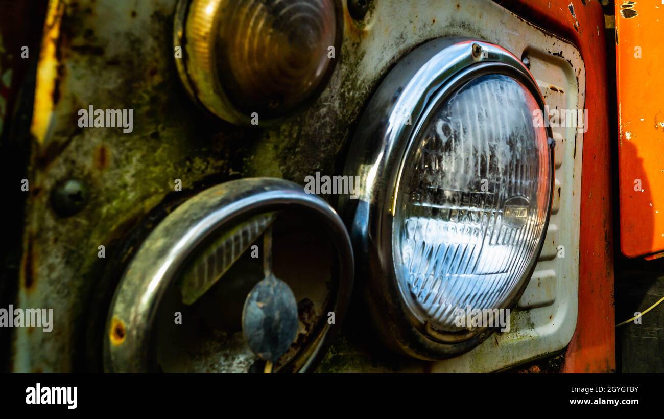 Round car lights hi-res stock photography and images - Alamy