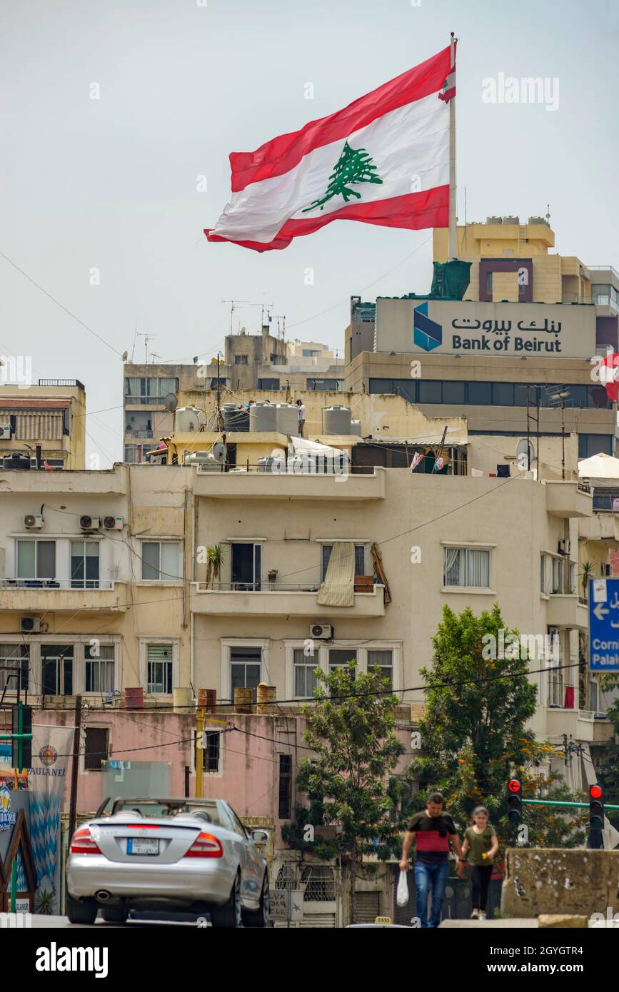 LEBANON, BEIRUT, REMEIL, LEBANON FLAG ON ROOF OF BANK OF BEIRUT Stock ...