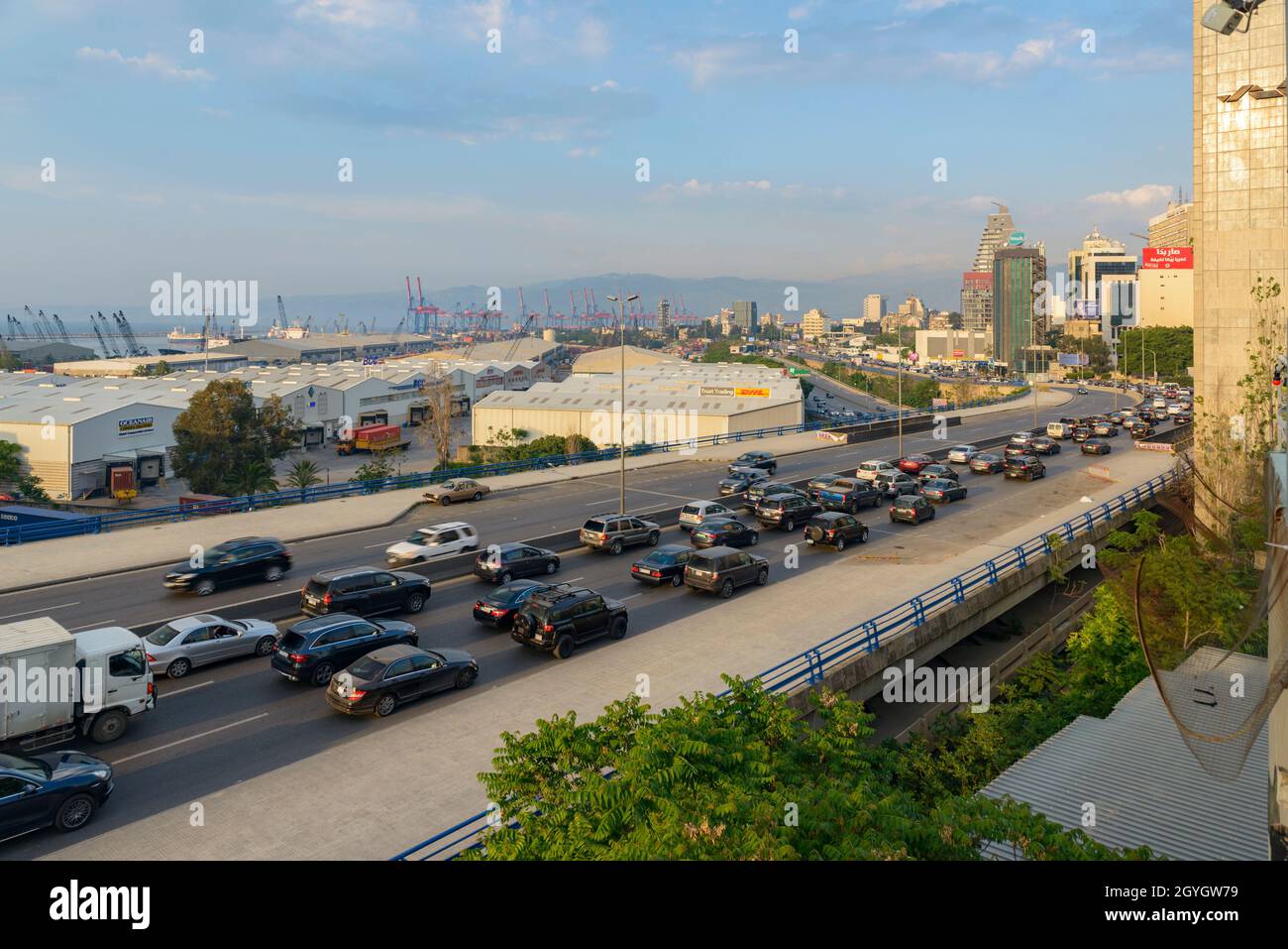 LEBANON, BEIRUT, MEDAWAR, TRAFFIC CONGESTION ON THE CHARLES HELOU ...