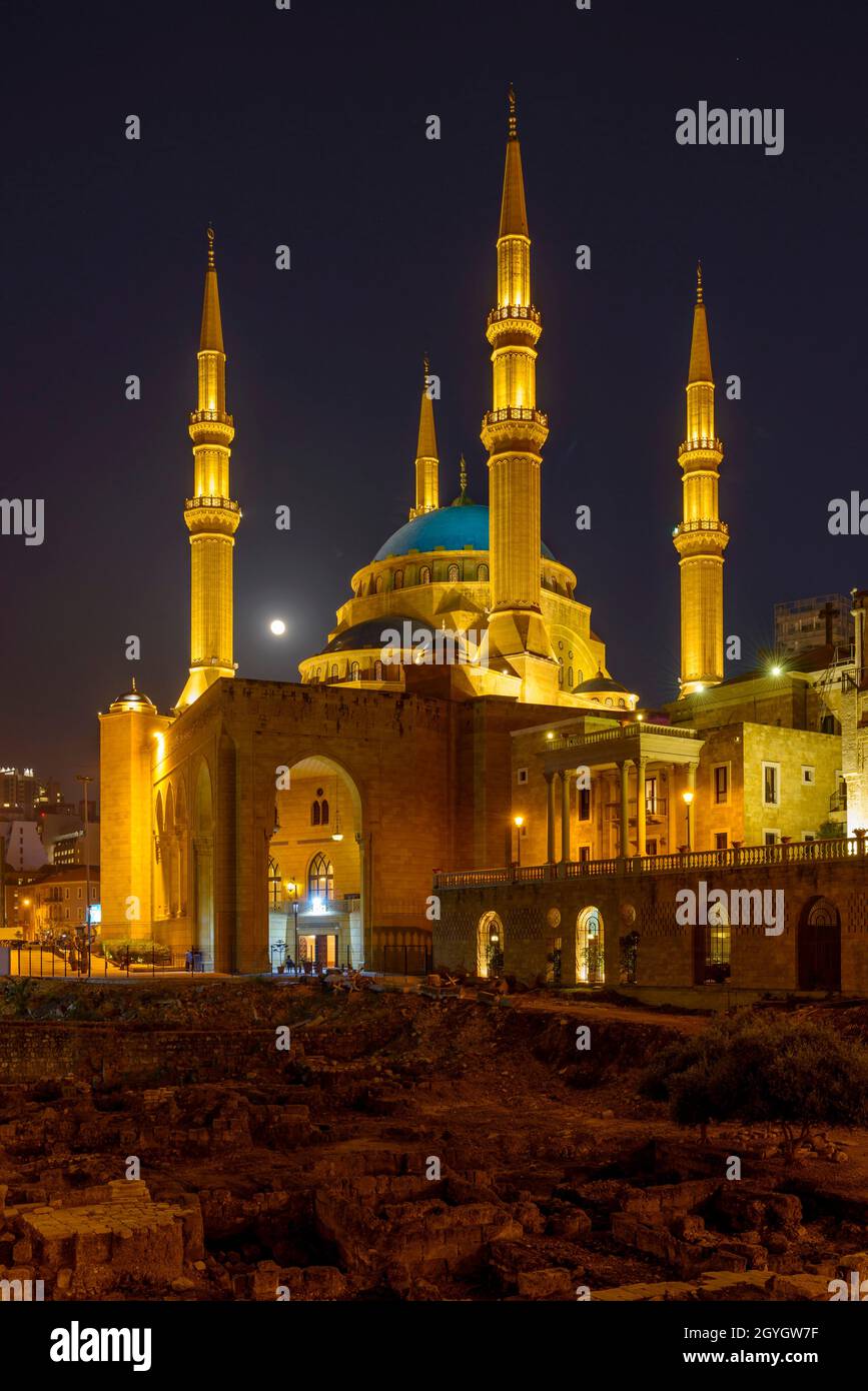 LEBANON, BEIRUT, DOWNTOWN BEIRUT, MOHAMMAD AL AMINE MOSQUE AT NIGHT ...