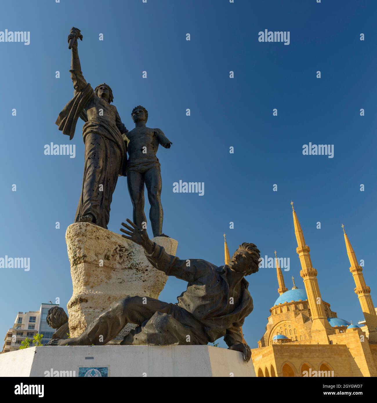 LEBANON, BEIRUT, MARFAA, MARTYRS SQUARE, STATUE OF MARTYRS AND MOHAMMAD ...