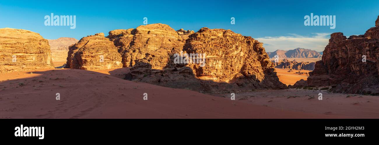 Landscape picture wadi rum hi-res stock photography and images - Alamy