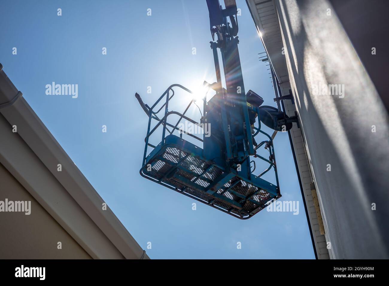 Cleaning windows cherry picker hi-res stock photography and images - Alamy