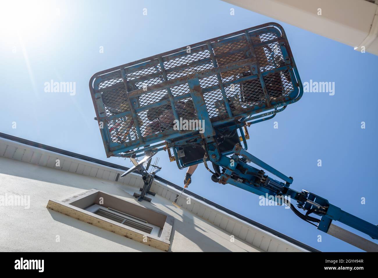 Cleaning windows cherry picker hi-res stock photography and images - Alamy