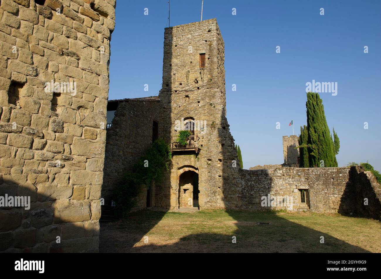 Romena castle ruins hi-res stock photography and images - Alamy