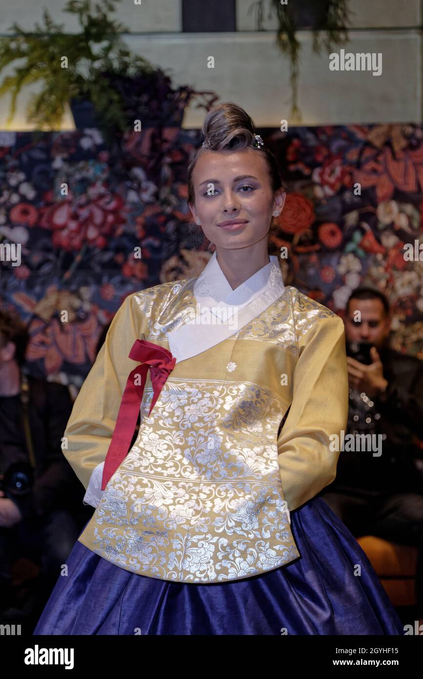 Paris, France. 6th Oct, 2021. A model dressed by Korean fashion ...
