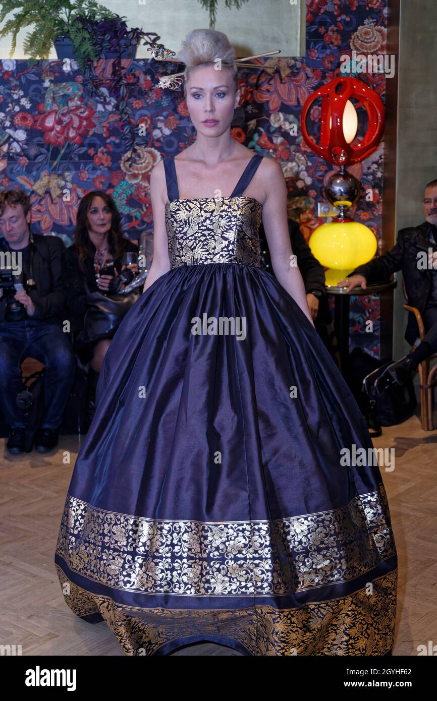 Paris, France. 6th Oct, 2021. A model dressed by Korean fashion ...