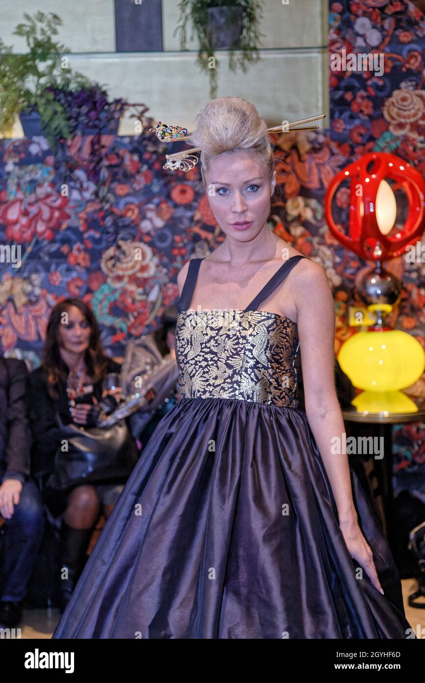 Paris, France. 6th Oct, 2021. A model dressed by Korean fashion ...