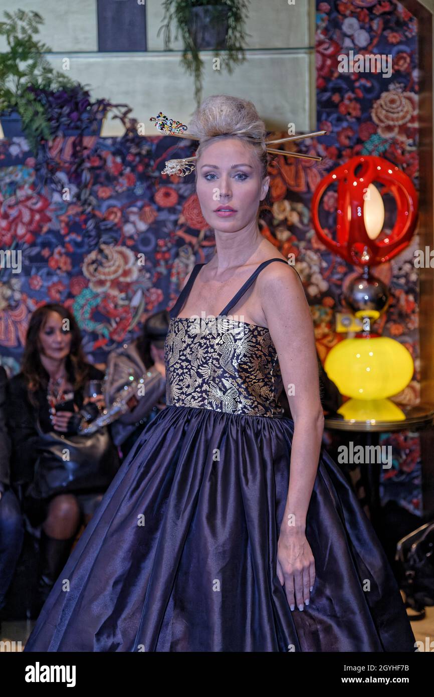 Paris, France. 6th Oct, 2021. A model dressed by Korean fashion ...