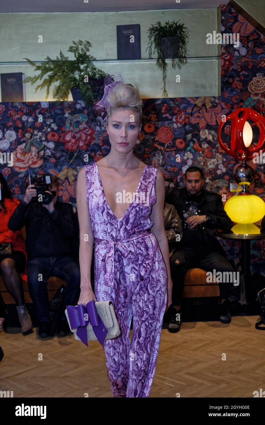 Paris, France. 6th Oct, 2021. A model dressed by Korean fashion ...