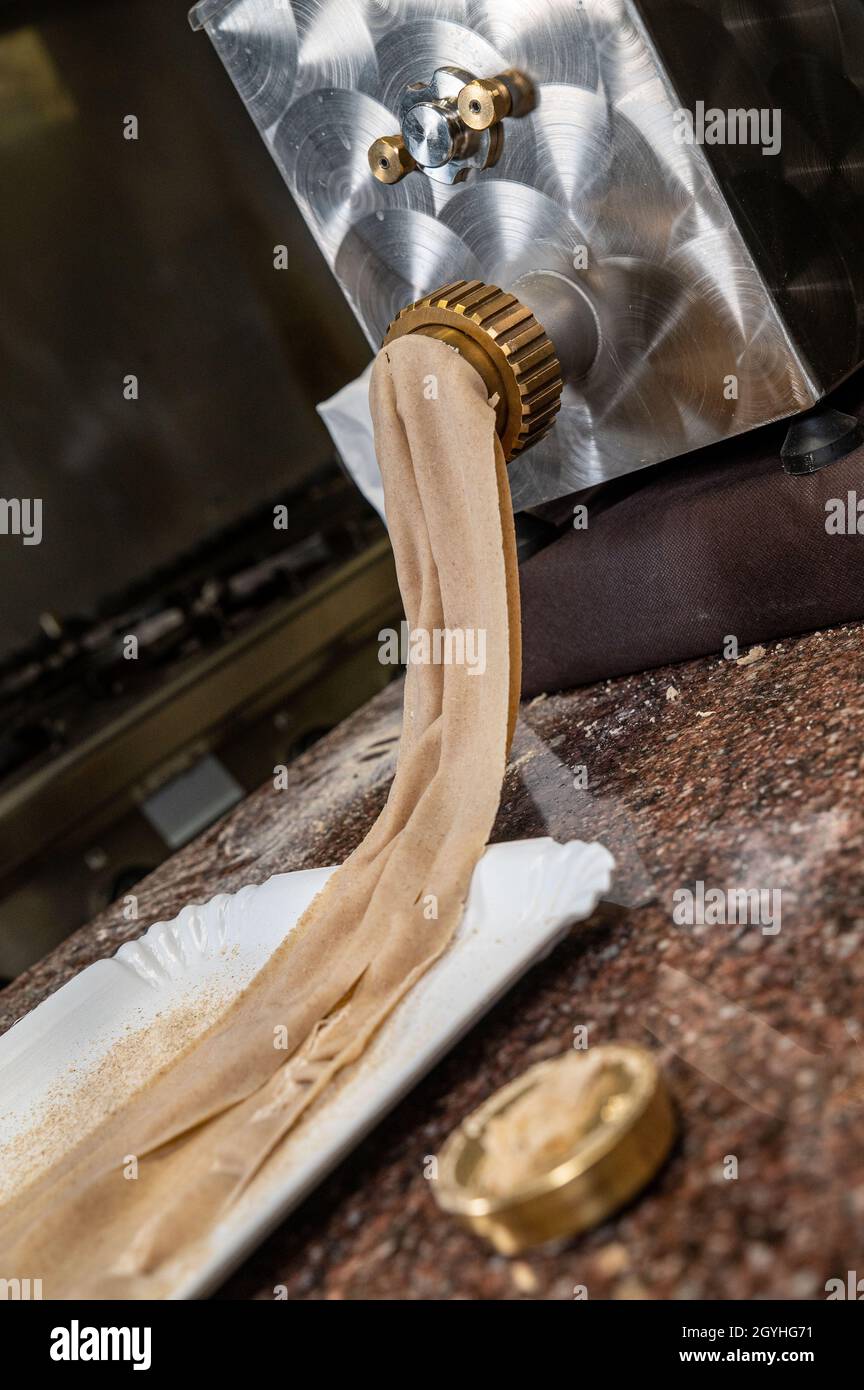 Cream puff machine hi-res stock photography and images - Alamy