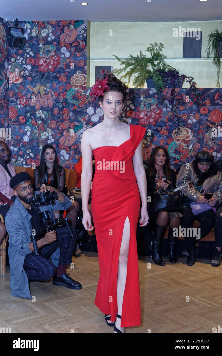 Paris, France. 6th Oct, 2021. Model Nathaelle Langlois dressed by ...