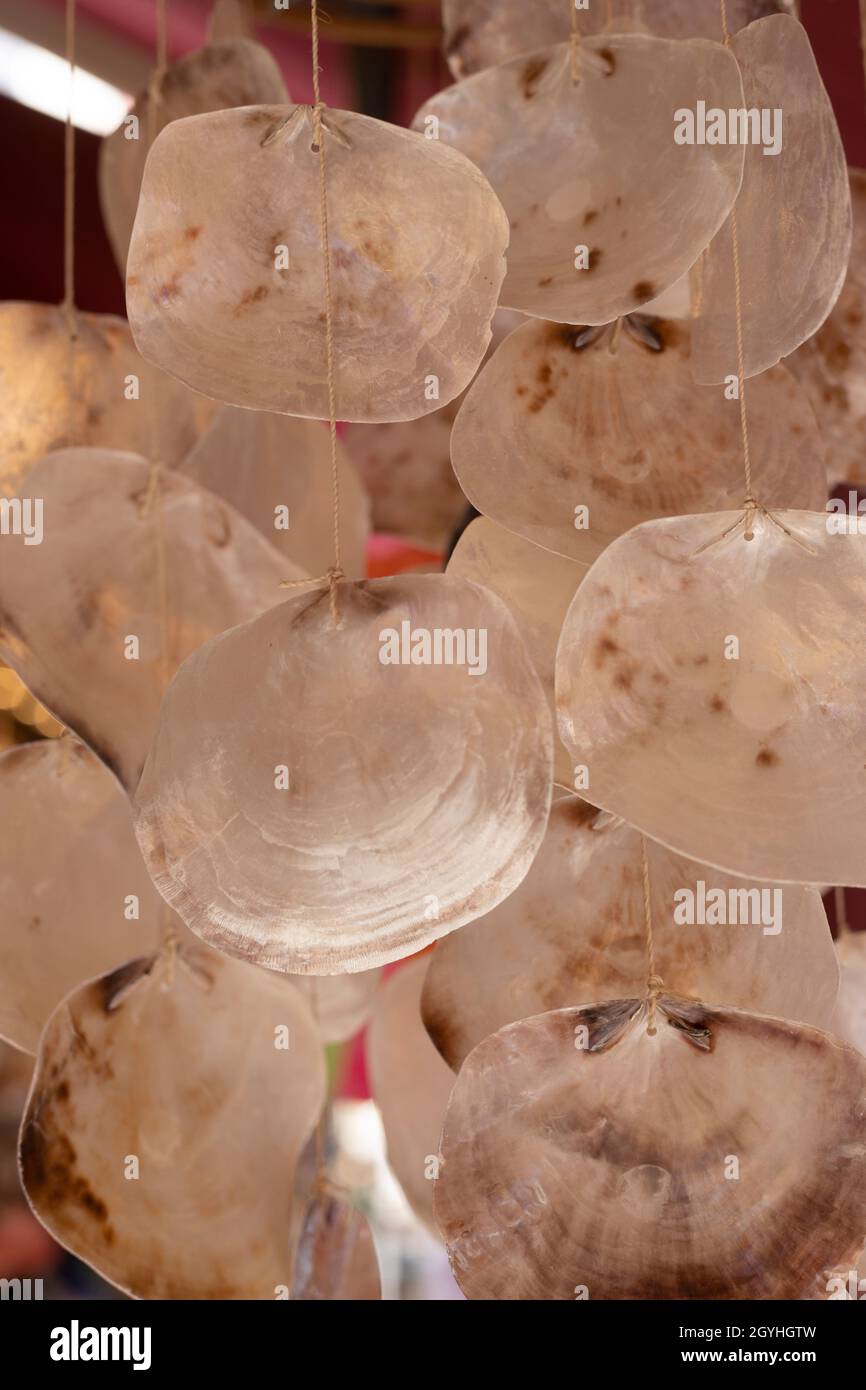 Seashell handicrafts hi-res stock photography and images - Alamy