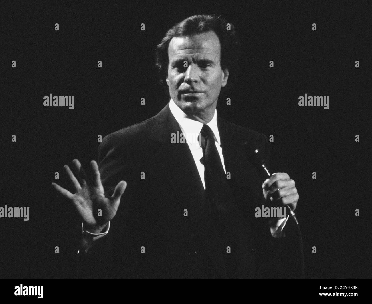 JULIO INGLESIAS artist singer Spanish Stock Photo - Alamy