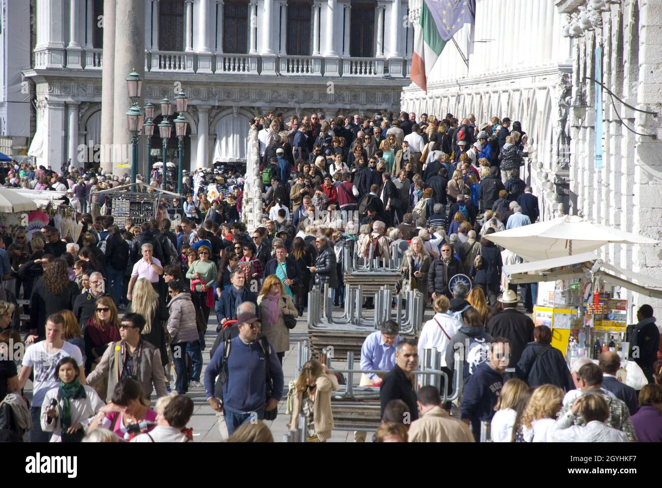 VENICE, ITALY - Dec 22, 2013: Crowded banks of Canal Grande, mass ...