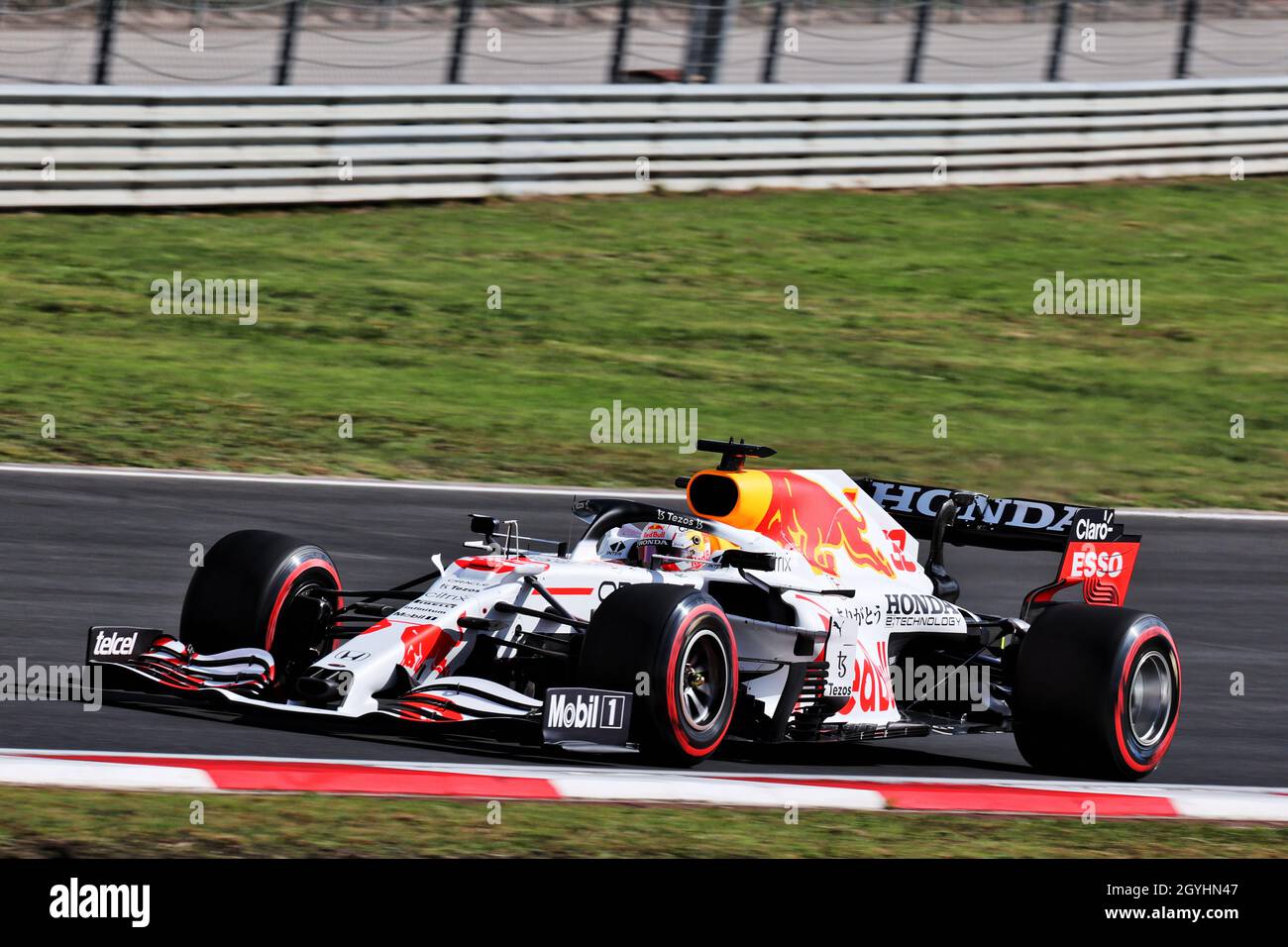 Red bull max verstappen rb16b turkey hi-res stock photography and ...