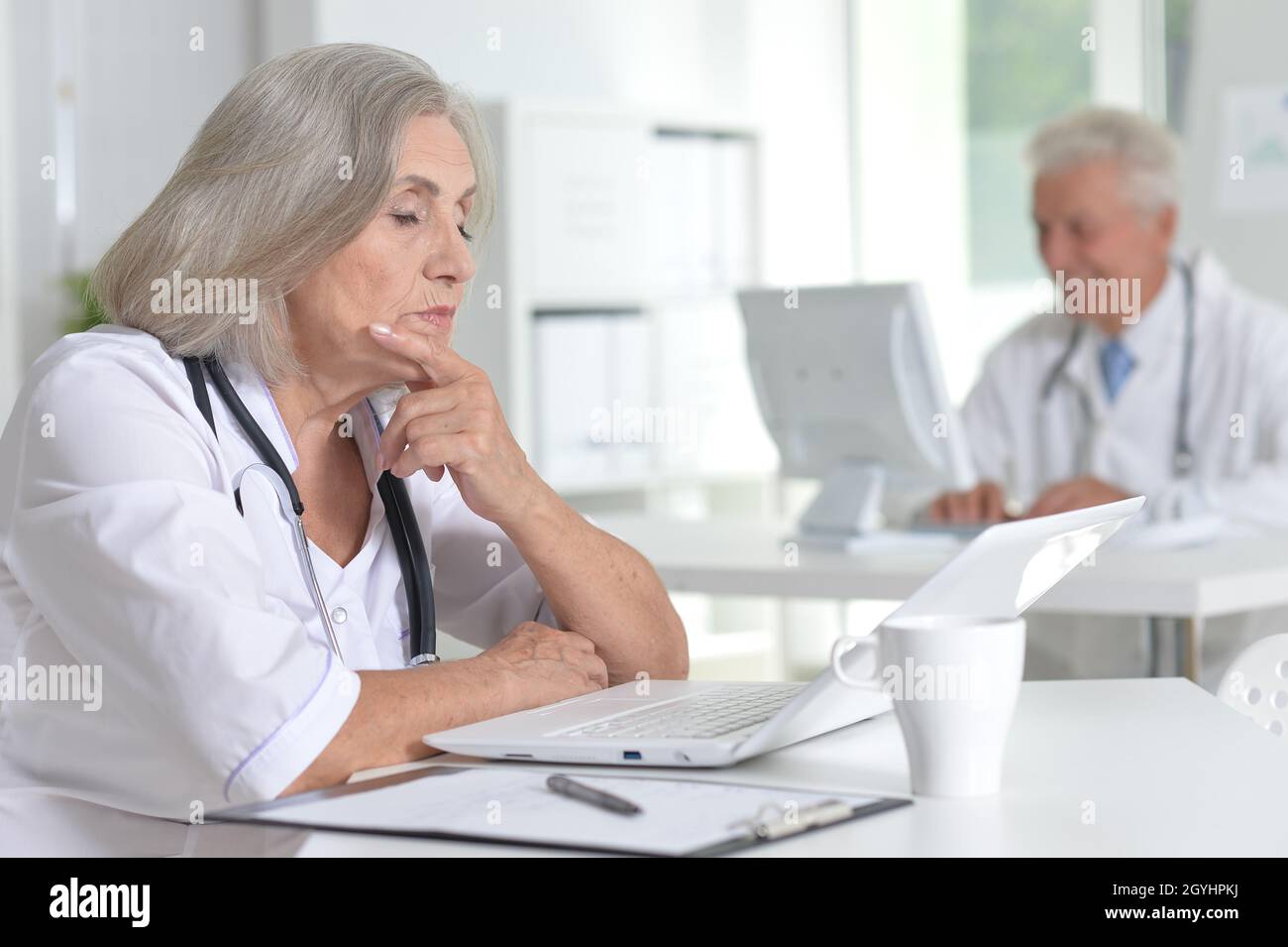 Professional doctor working in hi-res stock photography and images - Alamy