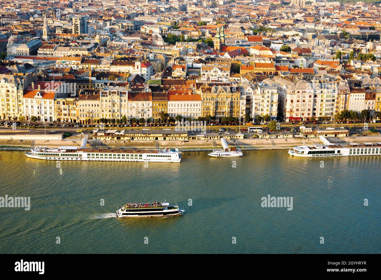 Aerial view cruise ship pier hi-res stock photography and images - Alamy