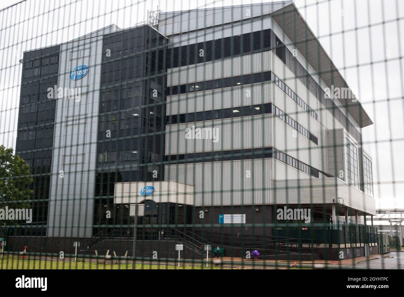 Pfizer factory hi-res stock photography and images - Alamy