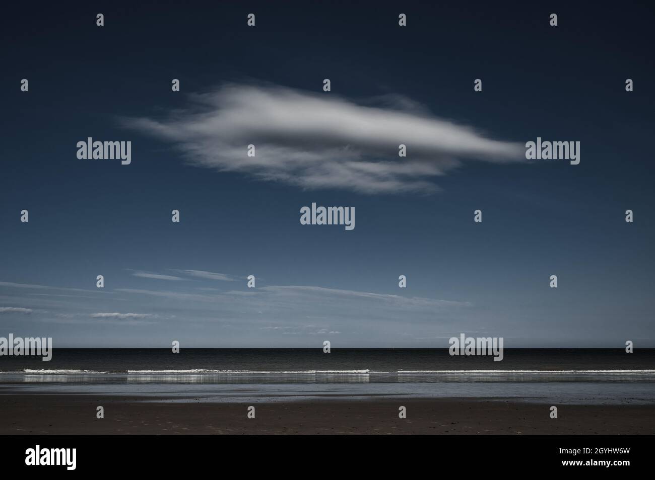 Dark cloud beach hi-res stock photography and images - Alamy