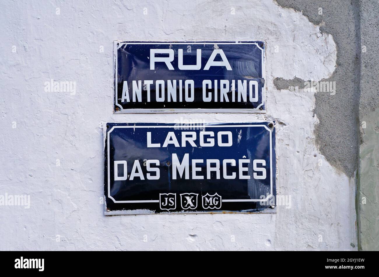 Historic street signs hi-res stock photography and images - Alamy