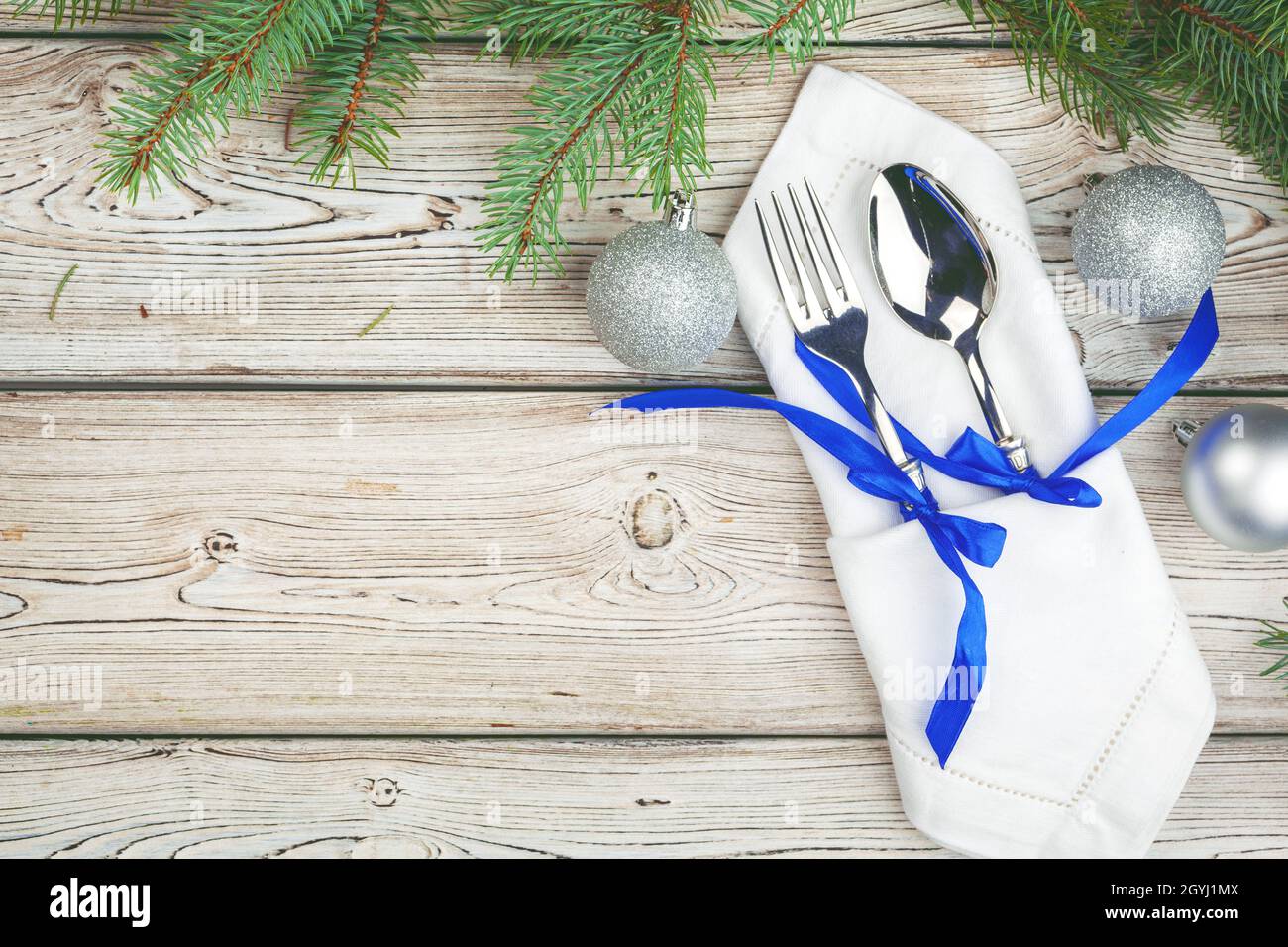 Beautiful table setting pine hi-res stock photography and images - Alamy