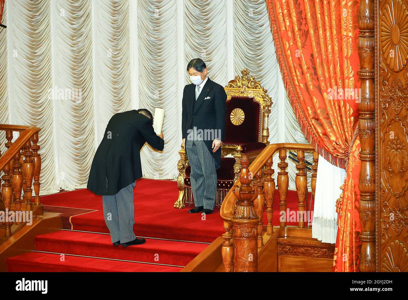 Emperor naruhito of japan wearing a mask hi-res stock photography and ...