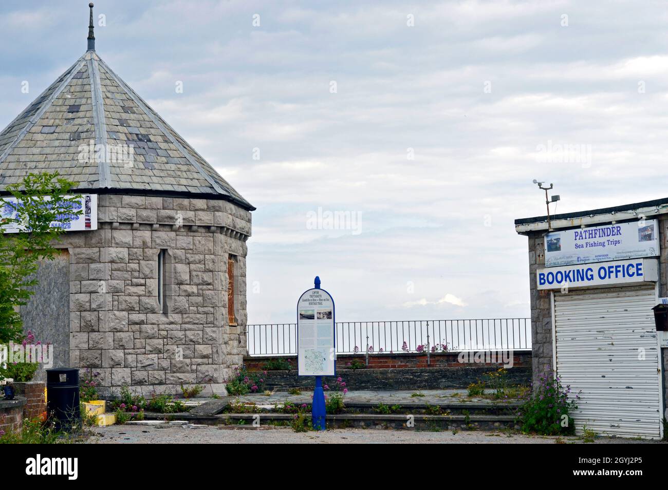 Rhos pier hi-res stock photography and images - Alamy