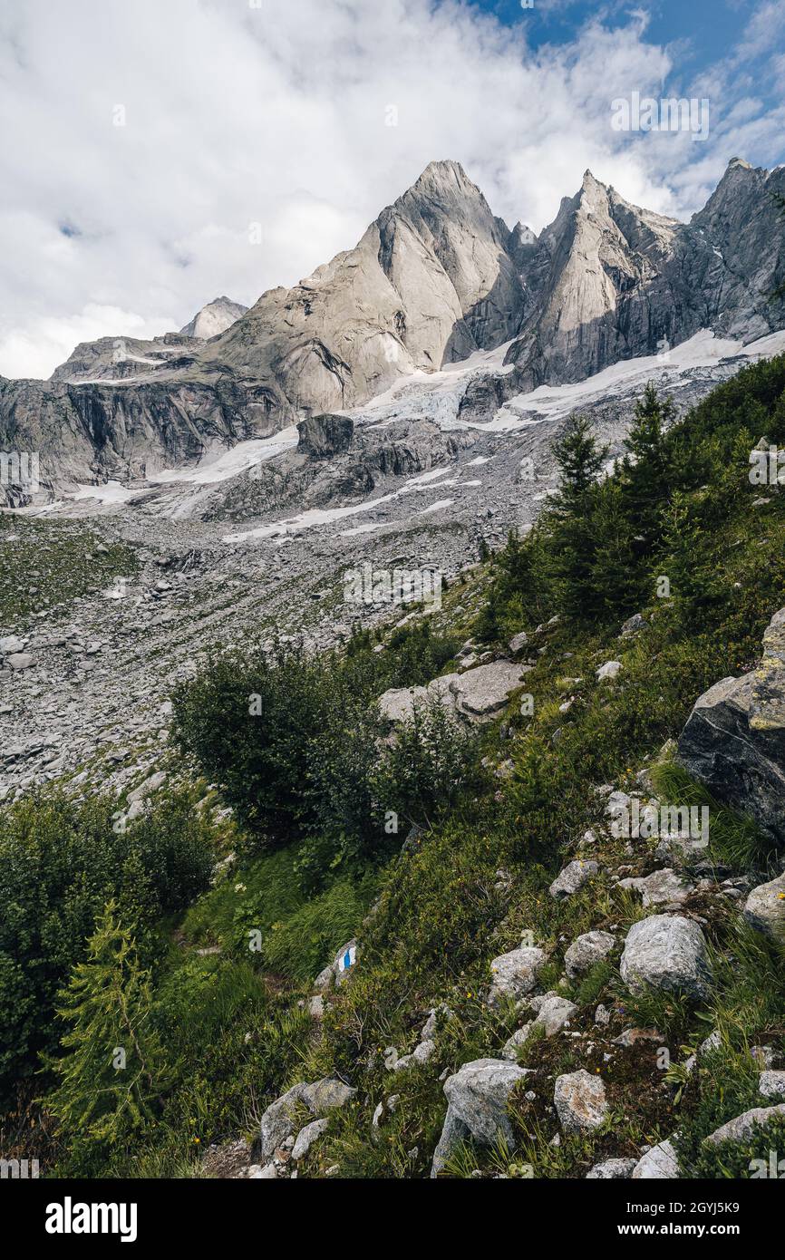 Piz Badile (Pizzo Badile), high alpine granit peak in summer Stock ...