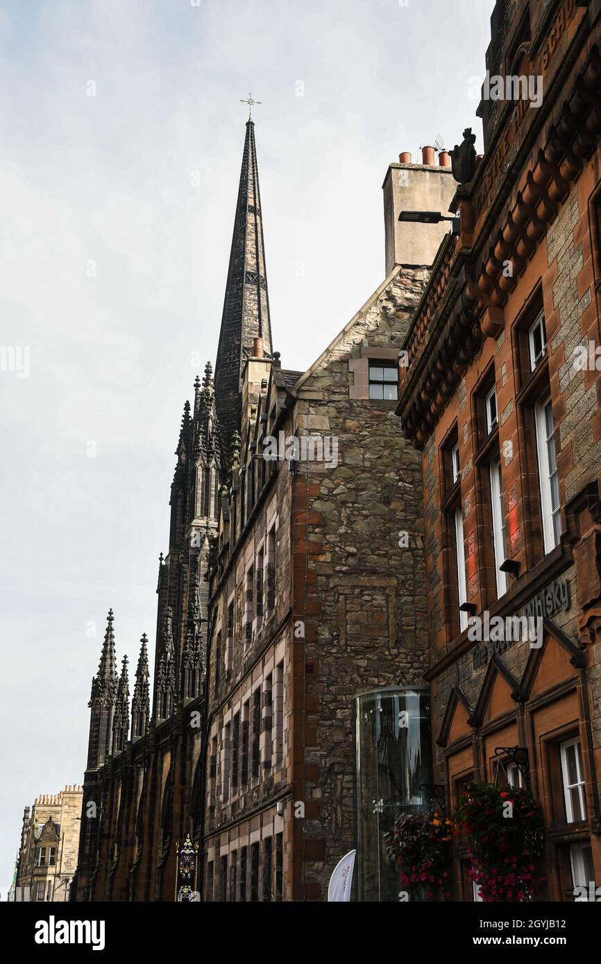 Edinburgh city centre Stock Photo - Alamy
