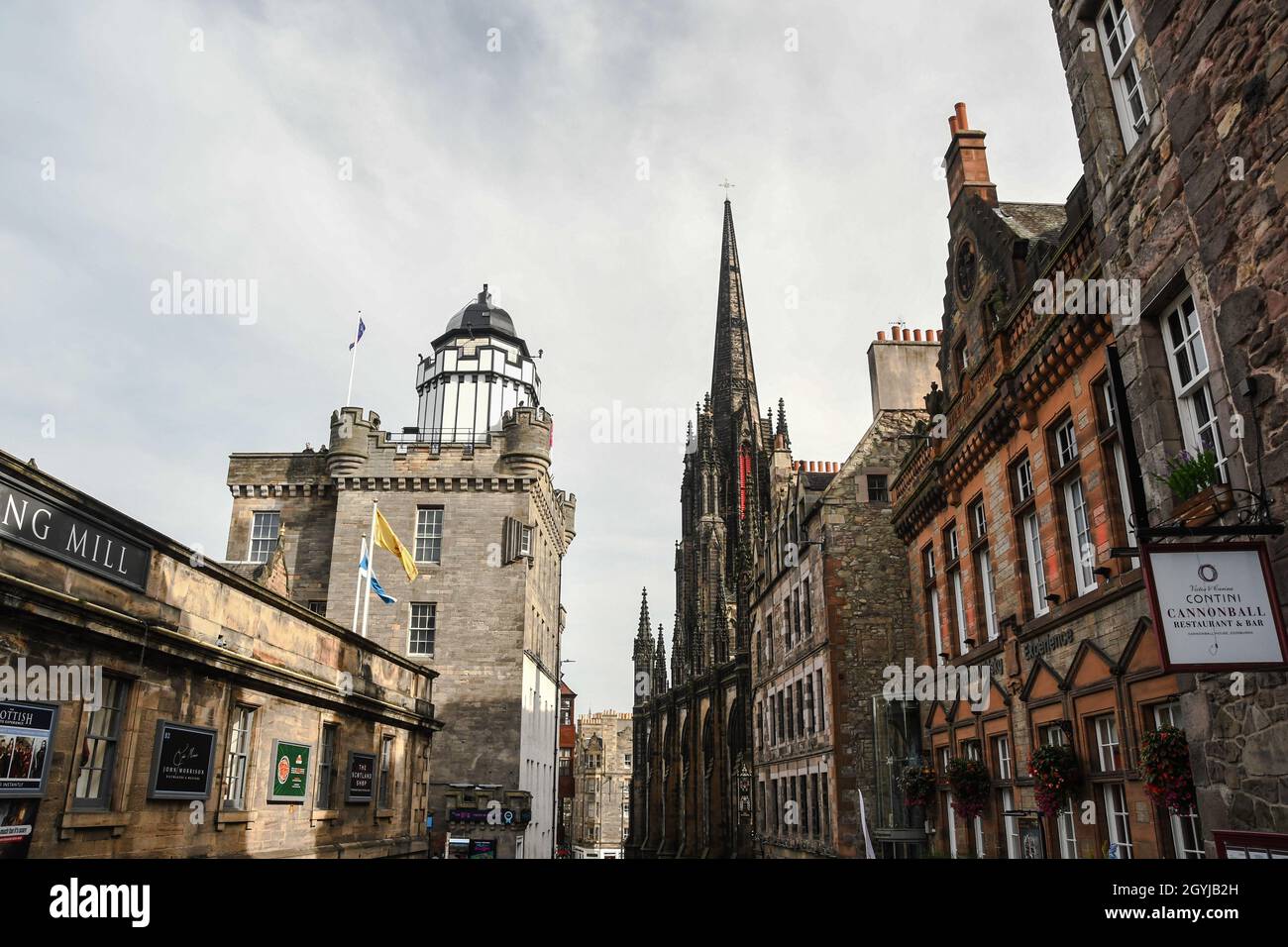 Edinburgh city centre Stock Photo - Alamy