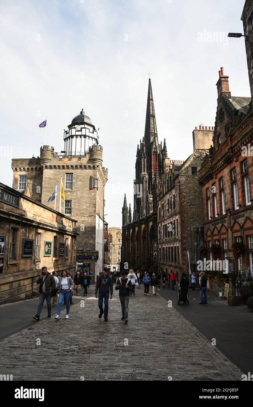 Edinburgh city centre Stock Photo - Alamy