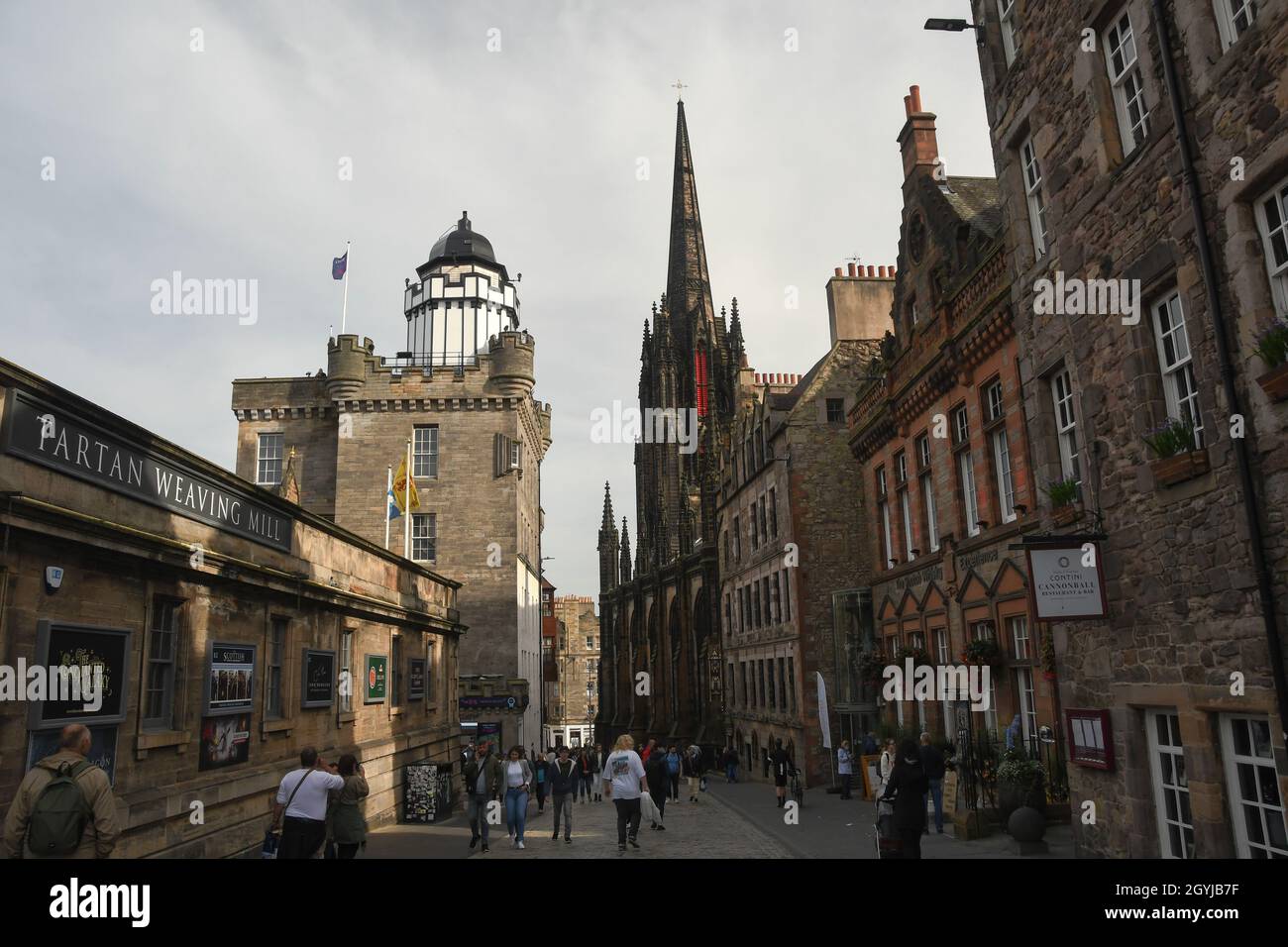 Edinburgh city centre Stock Photo - Alamy
