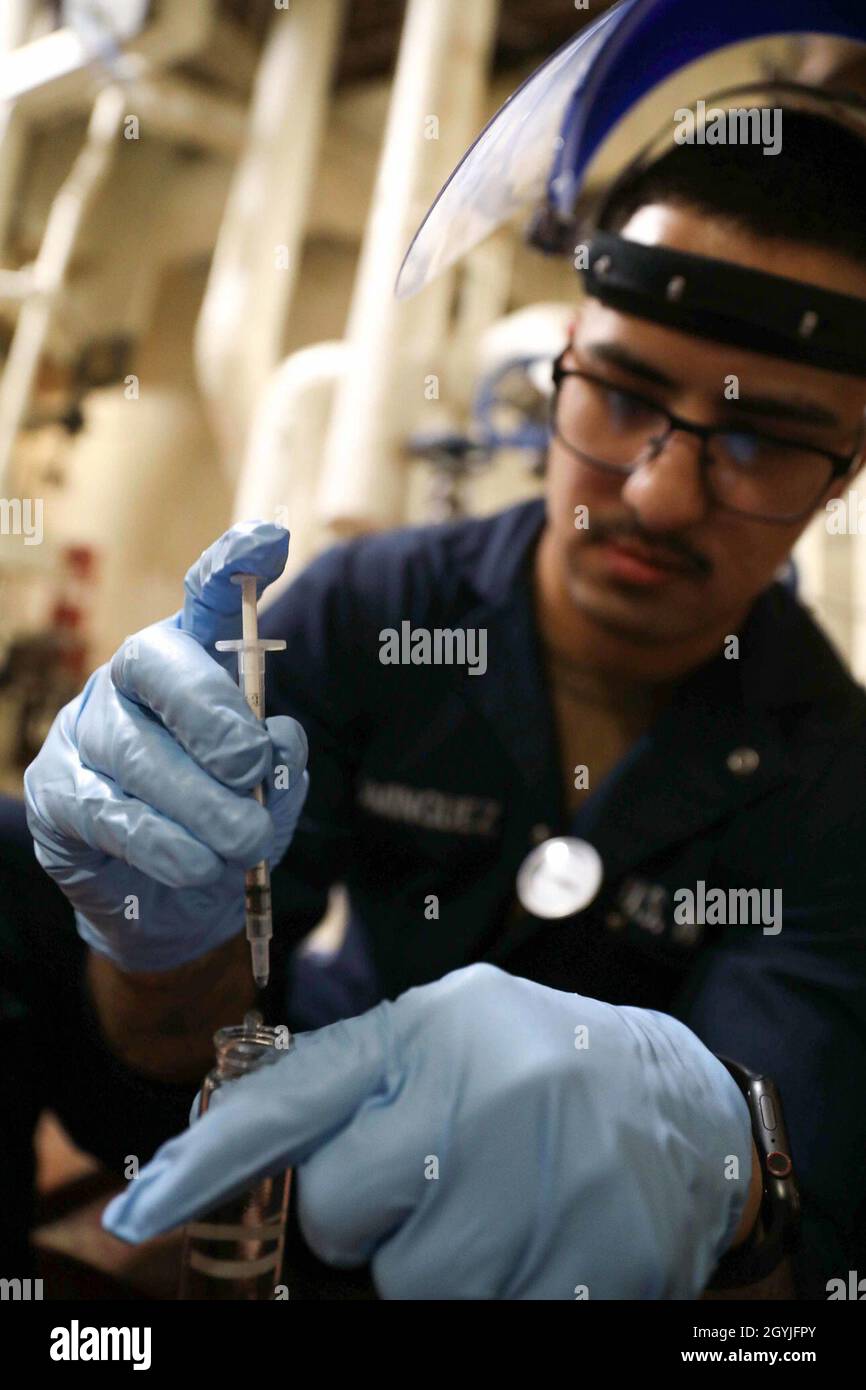 Dissolved oxygen test hi-res stock photography and images - Alamy