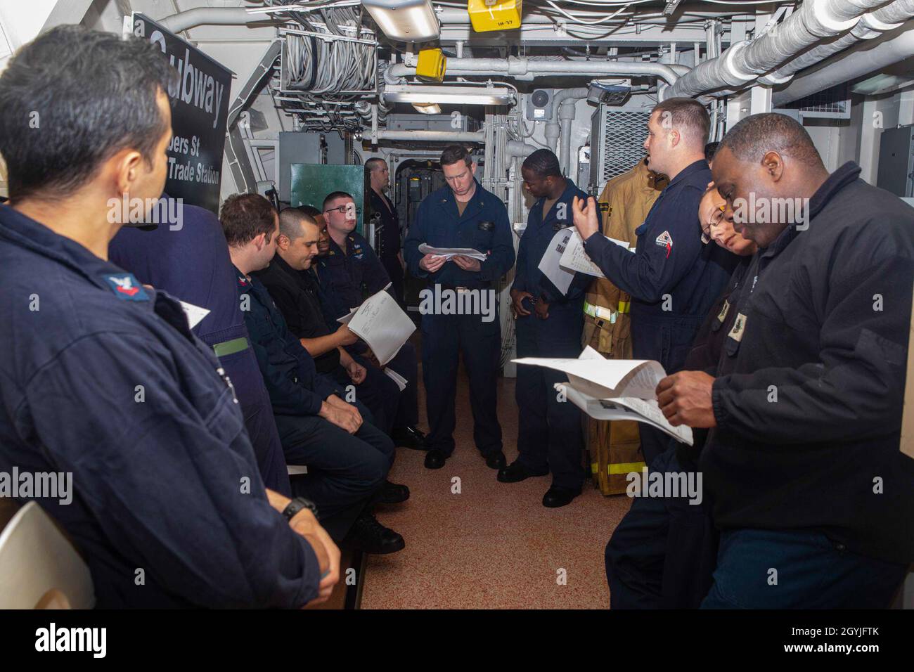U s navy chief damage controlman hi-res stock photography and images ...