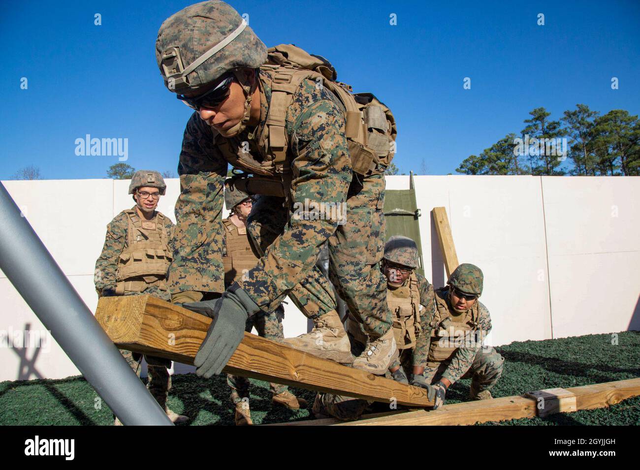 U.S. Marines with 2nd Assault Amphibian Battalion, 2nd Marine Division ...