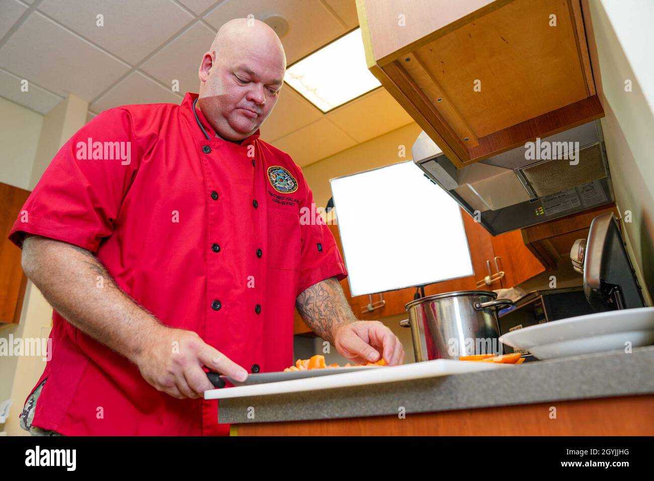 SANTA RITA, Guam (Jan. 7, 2020) Chief Culinary Specialist (Submarine ...
