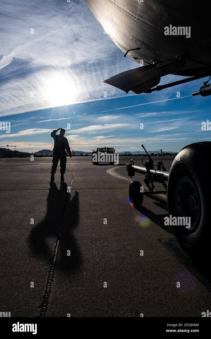 Aircraft washrack hi-res stock photography and images - Alamy