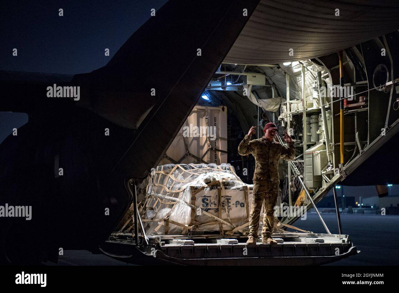 C 130 cargo loading hi-res stock photography and images - Alamy