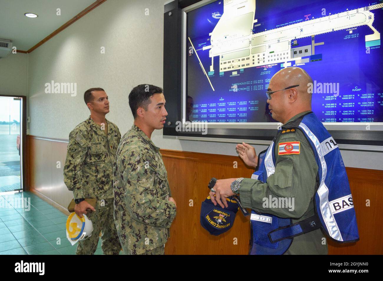 200108-N-RX815-0972 U-TAPAO, Thailand (Jan. 8, 2020) Lt. Victor de Leon ...