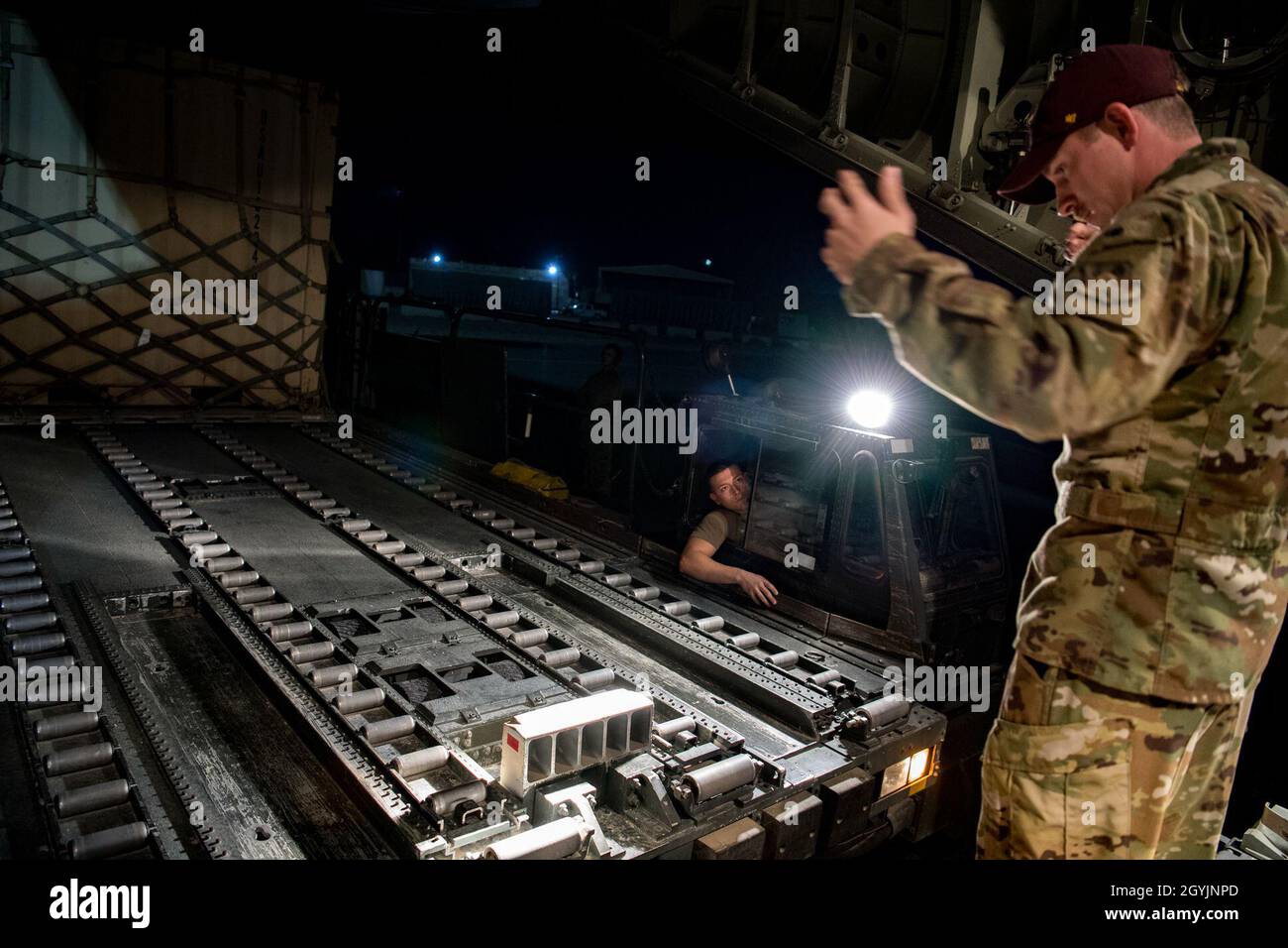 C 130 cargo loading hi-res stock photography and images - Alamy